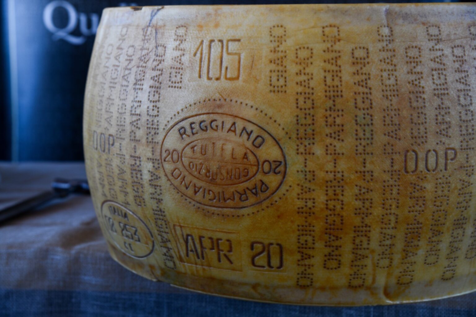 el-arte-del-corte-del-parmigiano-reggiano-las-recetas-de-tere