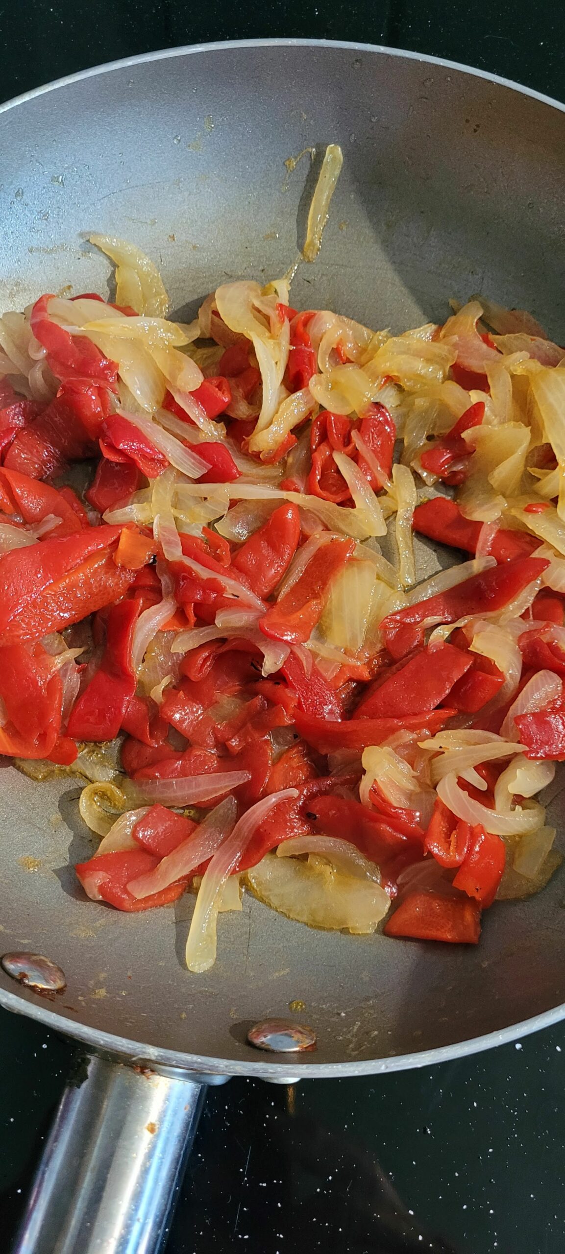 Sabrosa receta de bonito con cebolla y pimiento